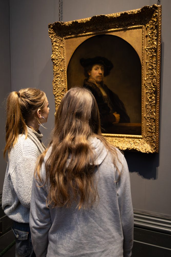 Photoworks UK | Commissions new photography, produces exhibitions